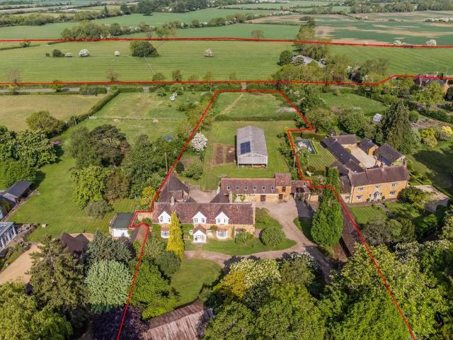 5 bedroom equestrian facility for sale