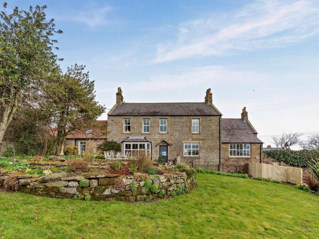 5 bedroom equestrian facility for sale