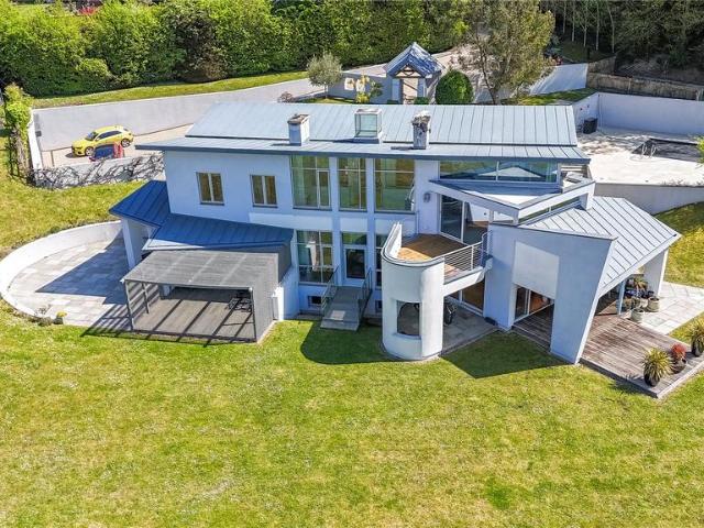 5 bedroom equestrian facility for sale