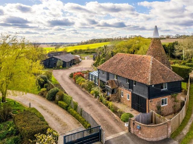 5 bedroom equestrian facility for sale