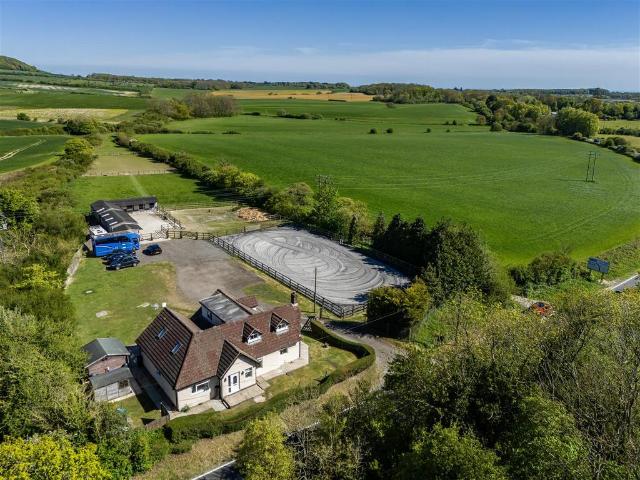 5 bedroom equestrian facility for sale