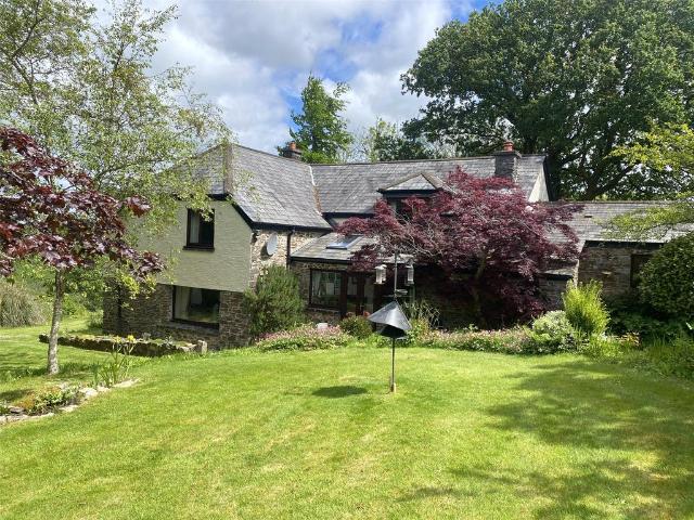 5 bedroom equestrian facility for sale