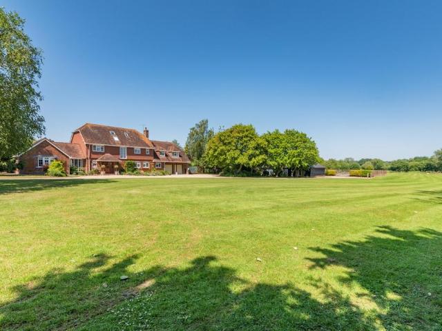 5 bedroom equestrian facility for sale