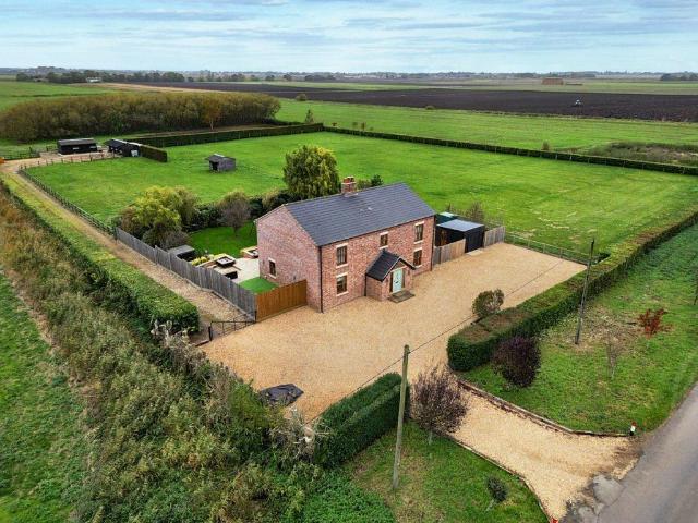 5 bedroom equestrian facility for sale