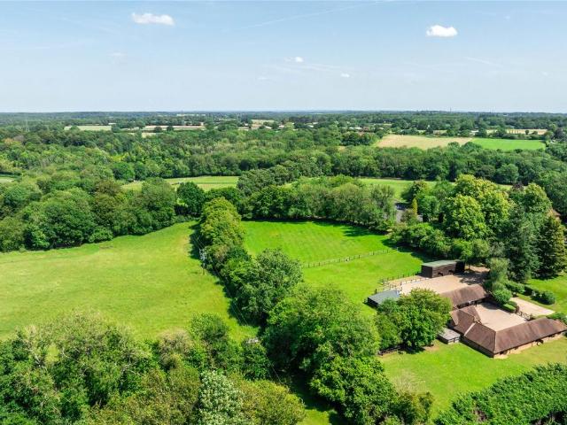 5 bedroom equestrian facility for sale