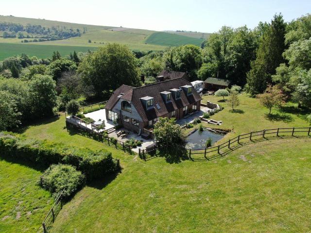 5 bedroom equestrian facility for sale