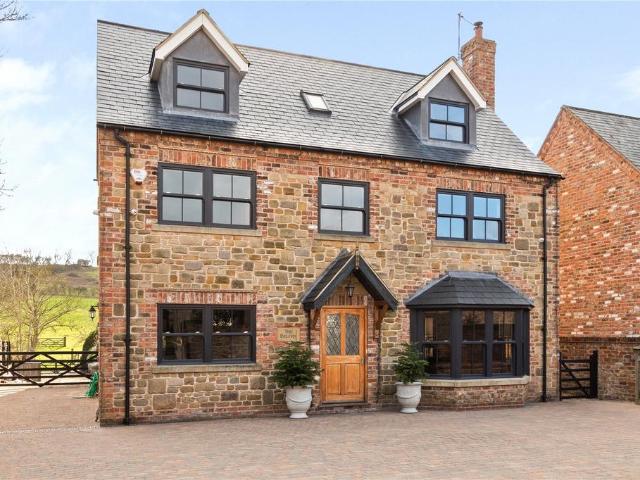 5 bedroom detached house for sale
