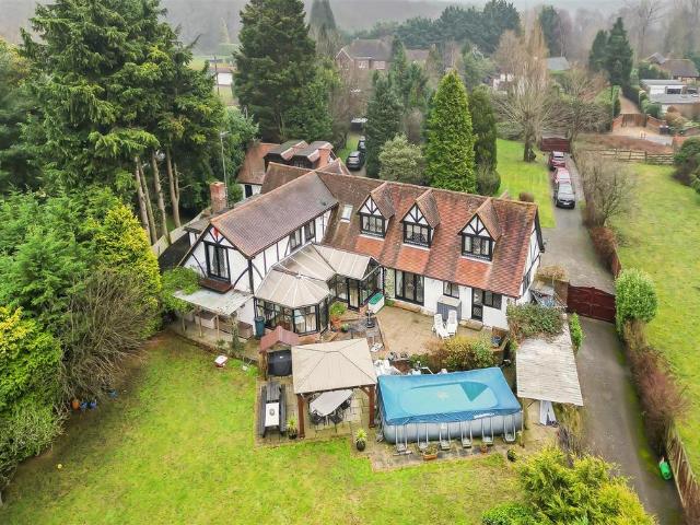 5 bedroom equestrian facility for sale