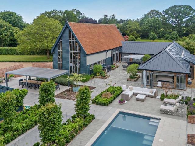 5 bedroom equestrian facility for sale