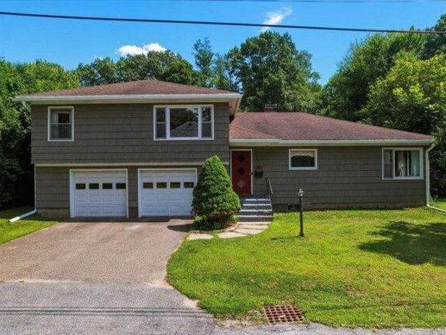 5 bedroom, Essex Junction VT 05452 105157949