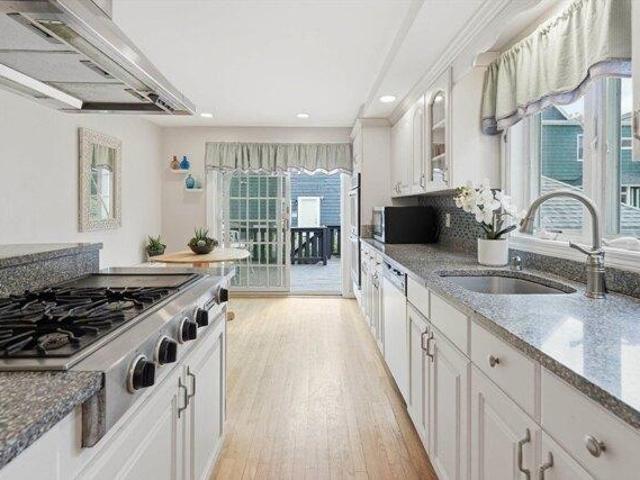 5 bedroom, Everett MA 02149 103160066
