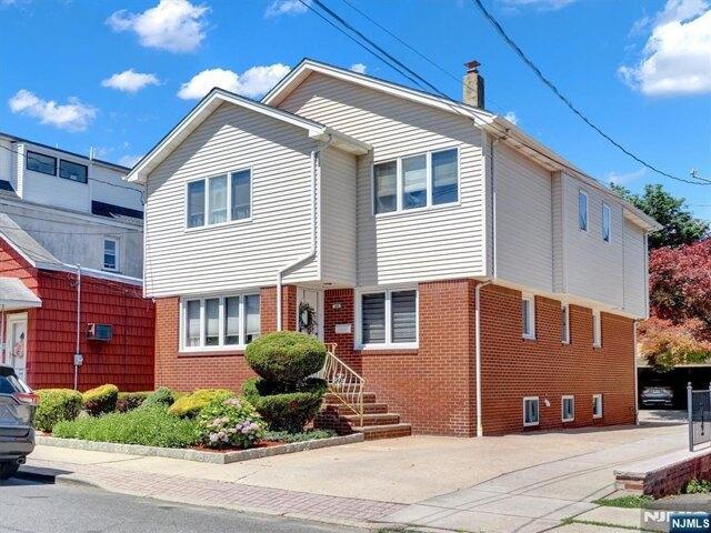 5 bedroom, Fairview NJ 07022 104376206