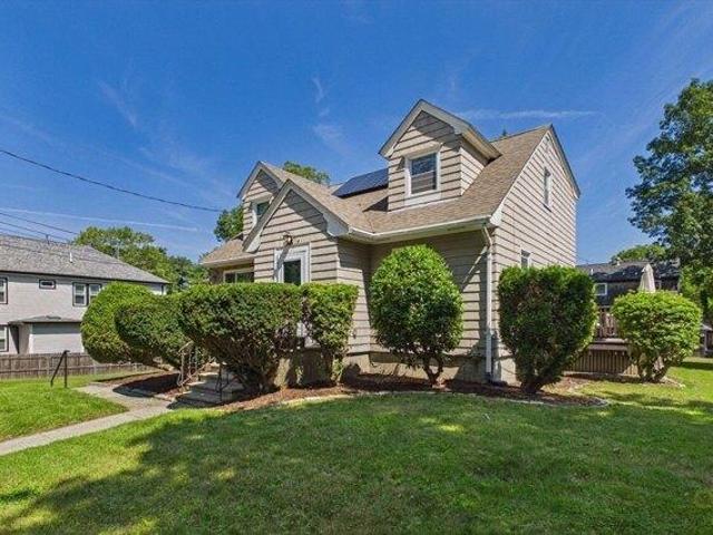 5 bedroom, Fall River MA 02720 105096298