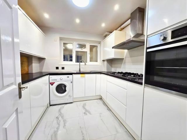 5 Bedroom Family Home | Crane Close, RM10