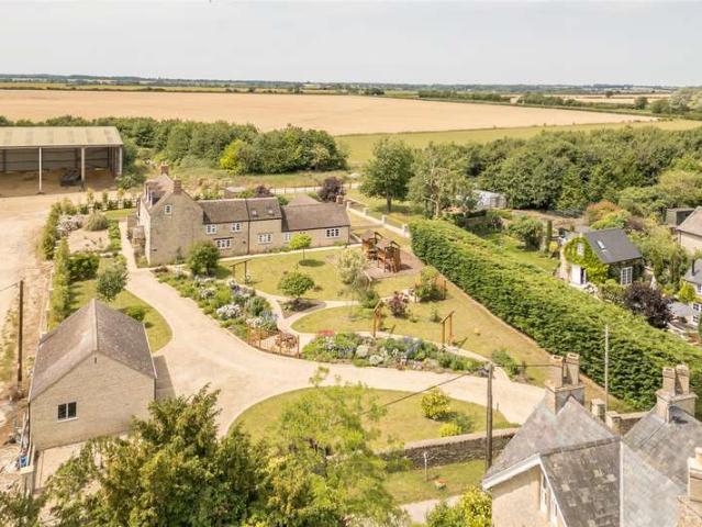 5 Bedroom Detached House