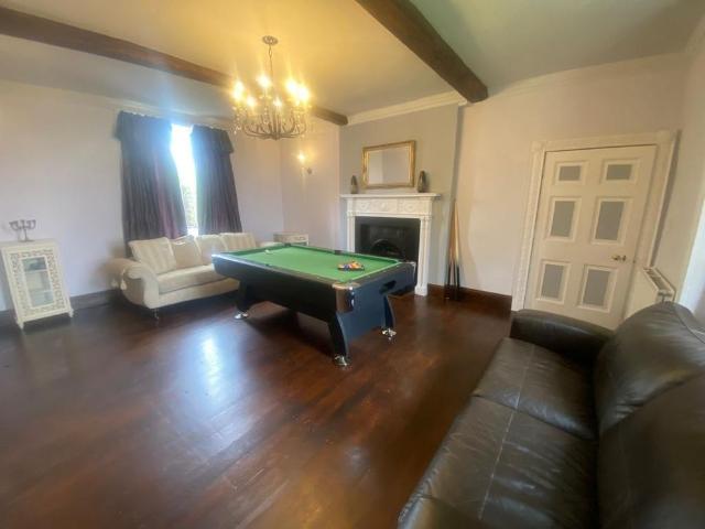 5 bedroom farm house to rent