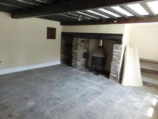 5 bedroom farm house to rent