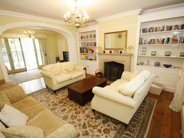 5 bedroom farm house to rent