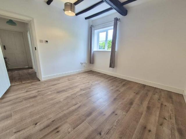 5 bedroom farm house to rent