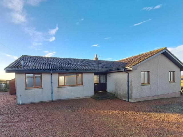 5 bedroom farm house to rent