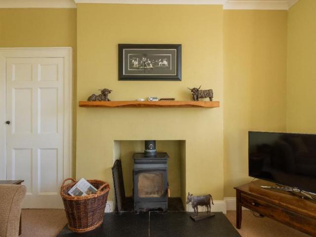 5 bedroom farm house to rent