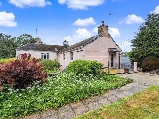 5 bedroom farm house to rent