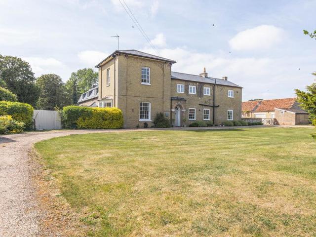 5 bedroom farm house for sale