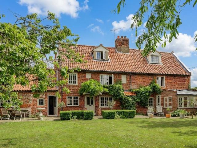 5 bedroom farm house for sale