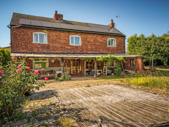 5 bedroom farm house for sale