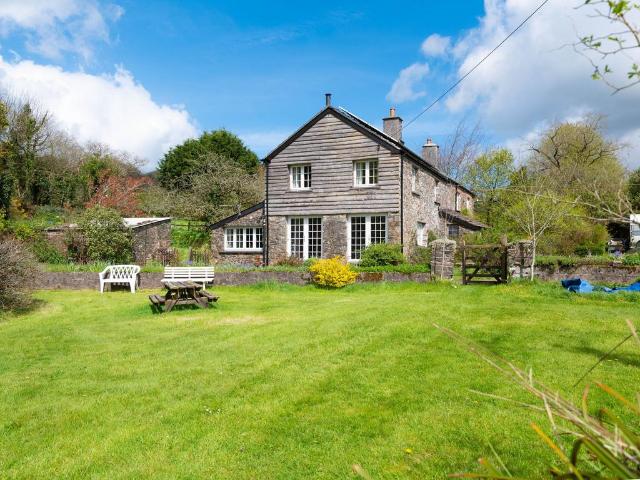 5 bedroom farm house for sale