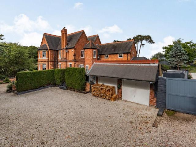 5 bedroom farm house for sale
