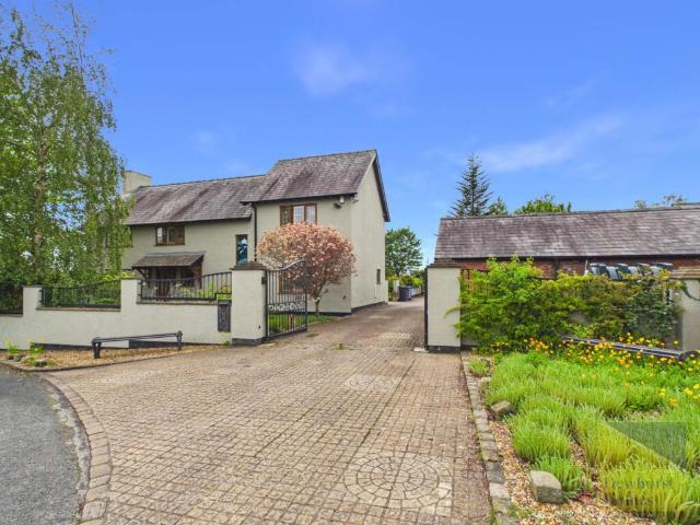 5 bedroom farm house for sale