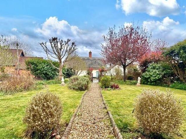 5 Bedroom Farm House For Sale In Gamlin, Sandy