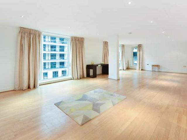 5 Bedroom Flat