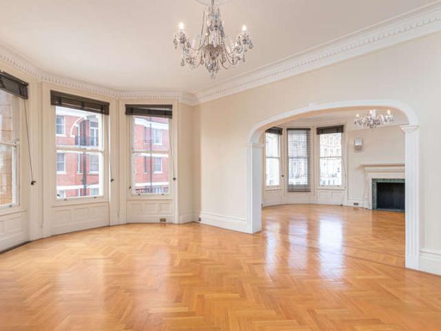 5 Bedroom Flat