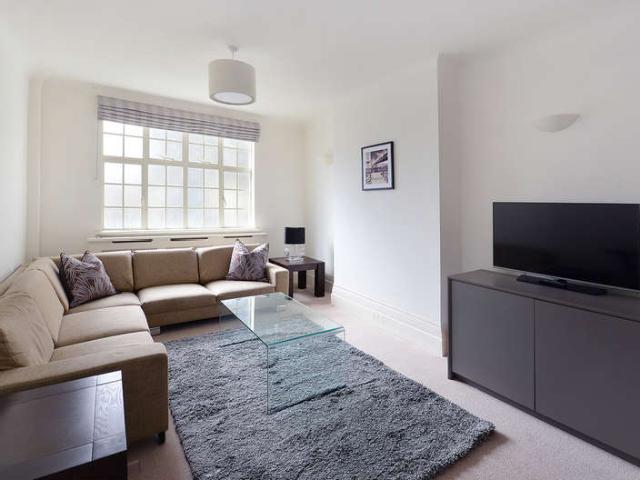 5 Bedroom Flat