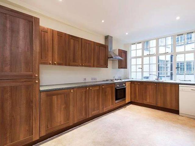 5 Bedroom Flat