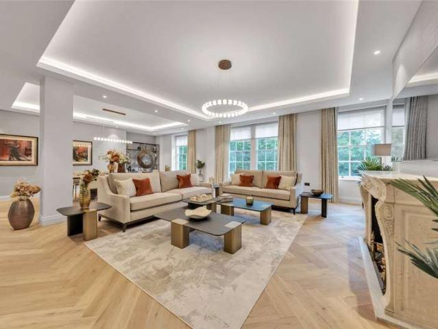 5 Bedroom Flat