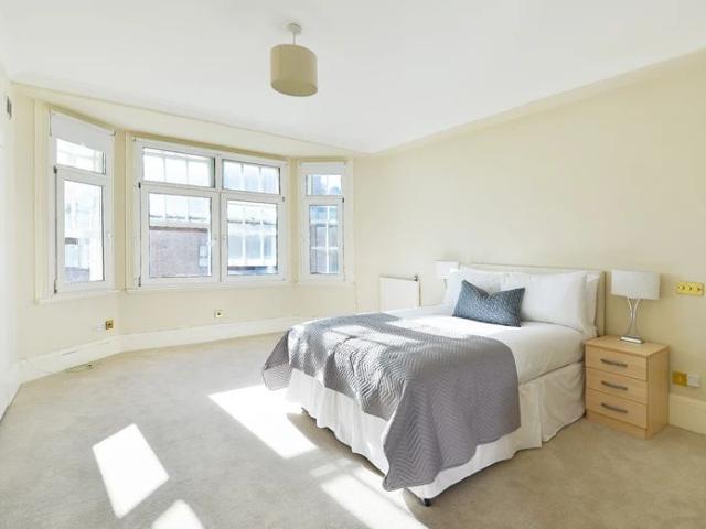 5 Bedroom Flat