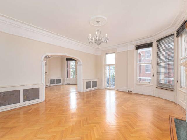 5 Bedroom Flat