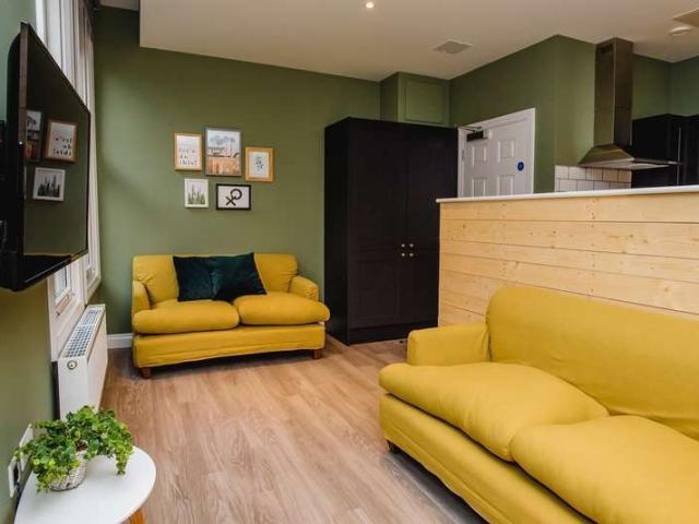 5 Bedroom Flat