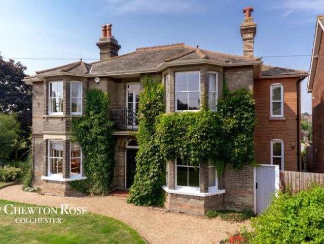 5 Bedroom Flat