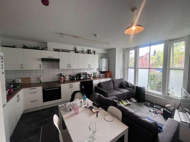5 Bedroom Flat