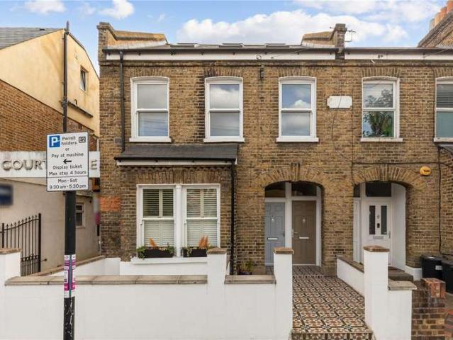 5 Bedroom Flat
