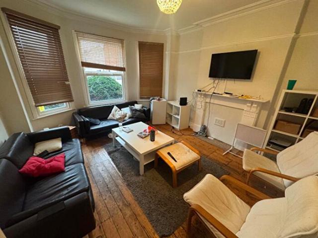 5 Bedroom Flat To Rent In Bed Millicent Road, West Bridgford, NG2