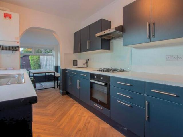 5 Bedroom Flat To Rent In Fletcher Road, Beeston, Nottingham, Nottinghamshire, NG9