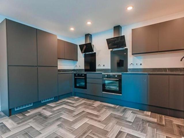 5 Bedroom Flat To Rent In High Road, Beeston, NG9