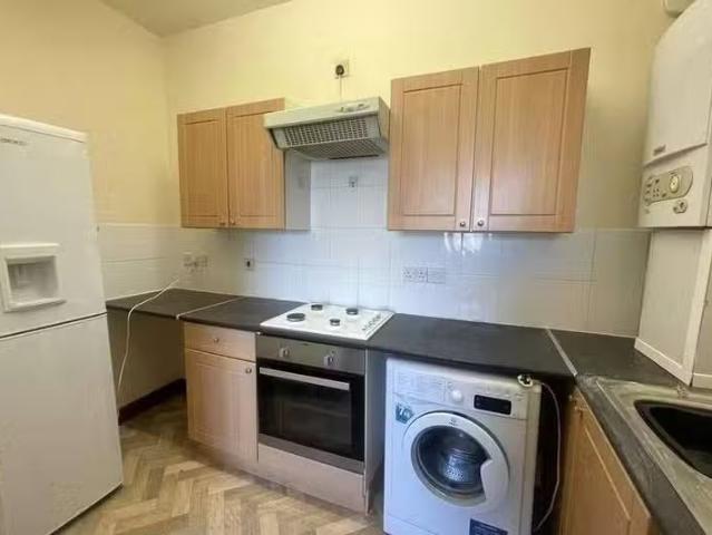 5 bedroom flat to rent in London, NW5