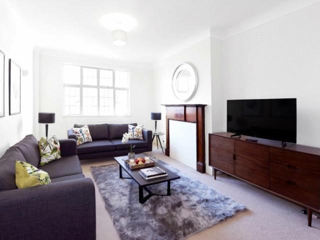 5 bedroom Flat to rent in Strathmore Court, Park Road, London, St John's Wood, NW8