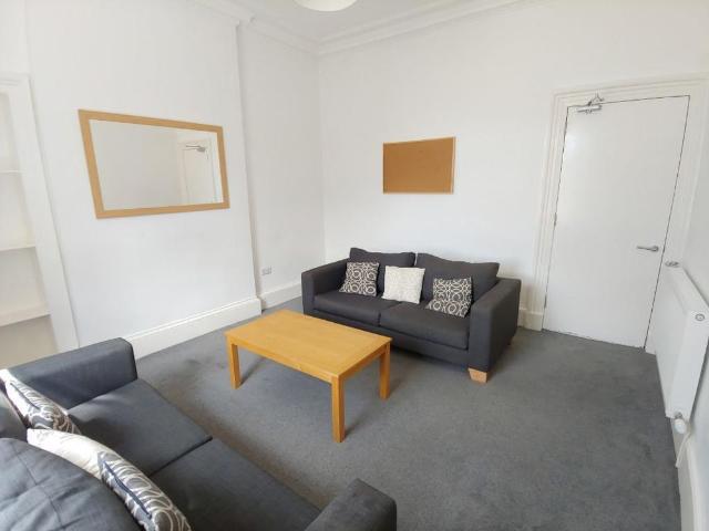 5 bedroom flat to rent